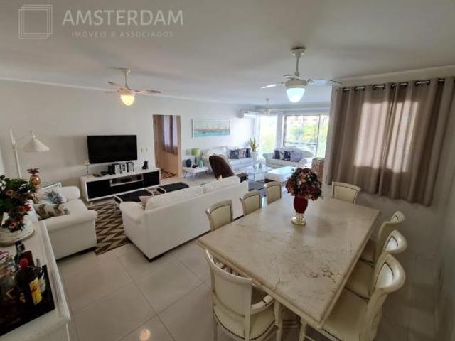 Apartamento à venda no M4 na Riviera, 3 dormitórios, sendo 1 suíte, 2 vagas, 141,00 m²