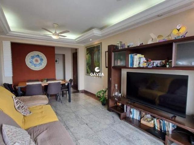 Apartamento à venda no Marapé em Santos