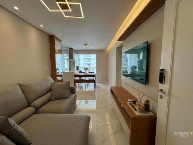 Apartamento à venda no Marapé, em Santos SP