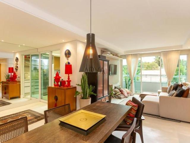 Apartamento à venda no Mercês ARYA1