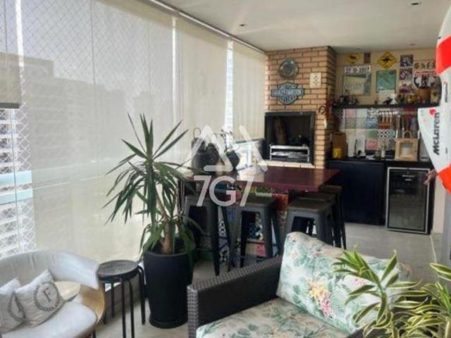 APARTAMENTO À VENDA NO MORUMBI