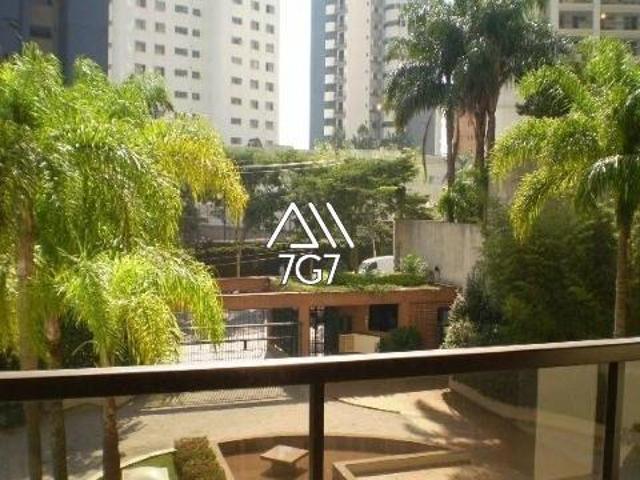 APARTAMENTO À VENDA NO MORUMBI