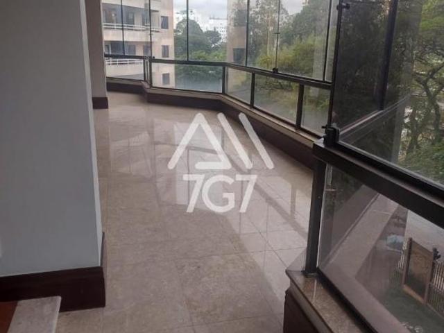 APARTAMENTO À VENDA NO MORUMBI