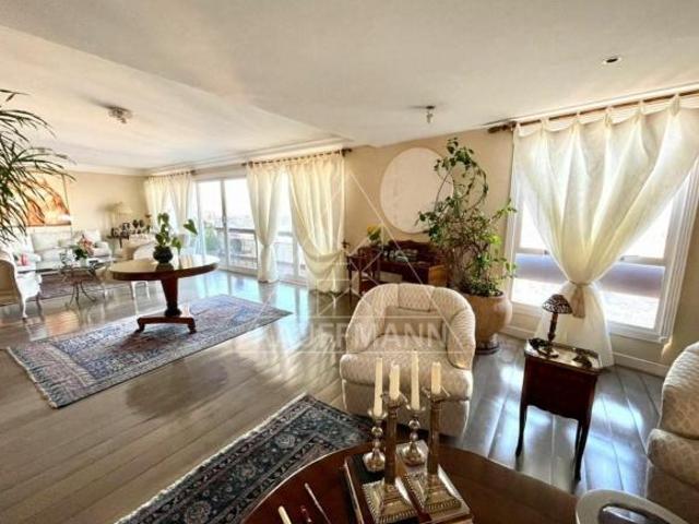 Apartamento à Venda no Morumbi 2 Suítes 4 Vagas 362m² de Área Útil