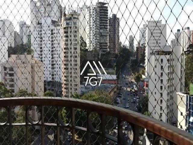 APARTAMENTO À VENDA NO MORUMBI