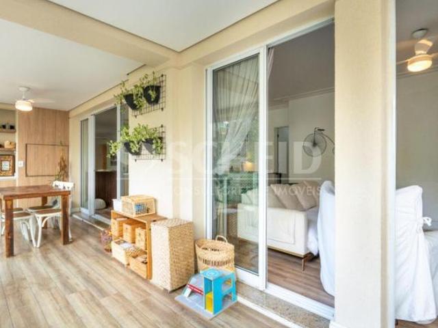Apartamento á Venda no Morumbi com 143m², 3 quartos sendo 3 suítes, 2 vagas