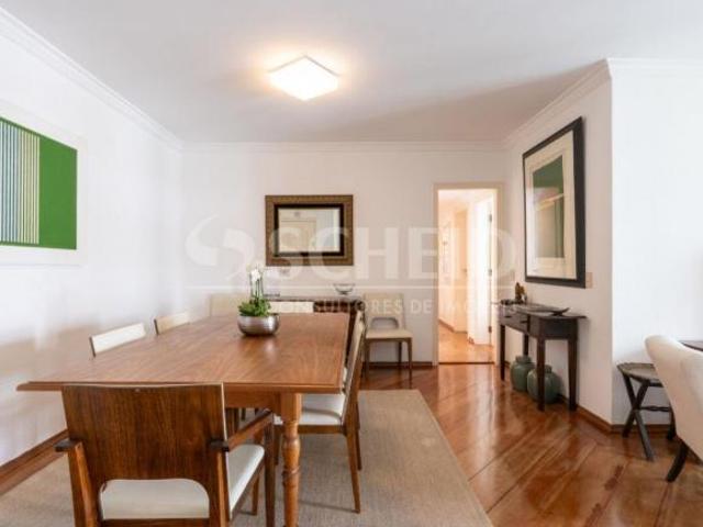 Apartamento á Venda no Morumbi com 156m², 4 quartos sendo 2 suítes, 3 vagas