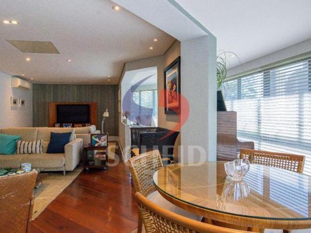 Apartamento á Venda no Morumbi com 241m², 4 quartos sendo 3 suítes, 4 vagas