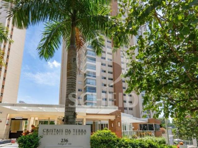 Apartamento á Venda no Morumbi com 200m², 3 quartos sendo 3 suítes, 3 vagas