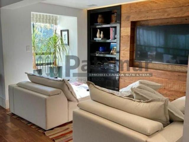 Apartamento à Venda no Morumbi com 230m²