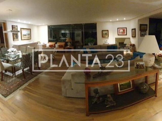 Apartamento à venda no Morumbi com 337 m², com 4 suítes e 6 vagas