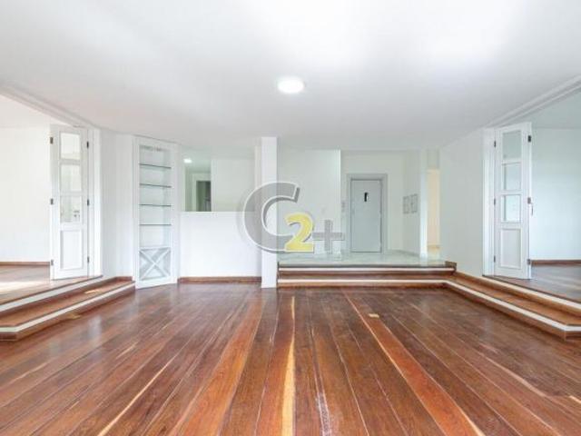 Apartamento á venda no Morumbi com 3 quartos, sendo 3 suítes e 3 vagas