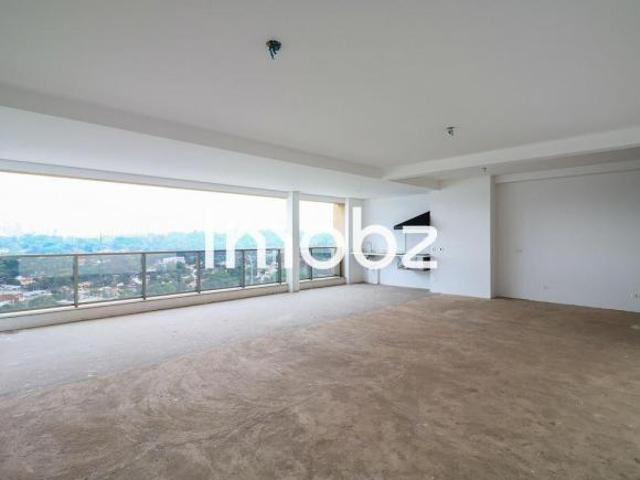 Apartamento à Venda Real Parque, 4 Quartos, 211 m2
