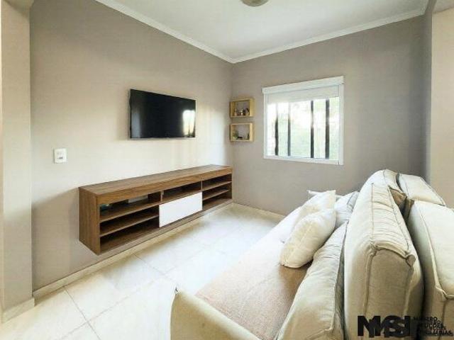 Apartamento à venda no Abranches 2 quartos, em frente ao Parque Tanguá