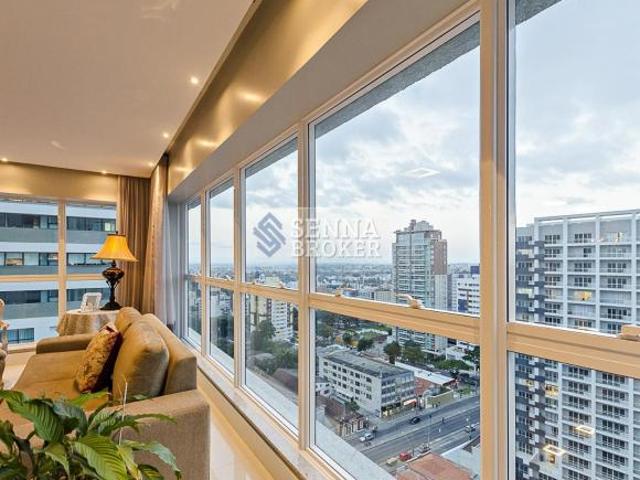 Apartamento a venda no Água Verde · 193m² Privativos · 3 Suítes · 3 vagas