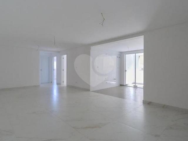 Apartamento à venda no Água Verde, com 3 dormitórios e 1 suíte e Varanda Gourmet