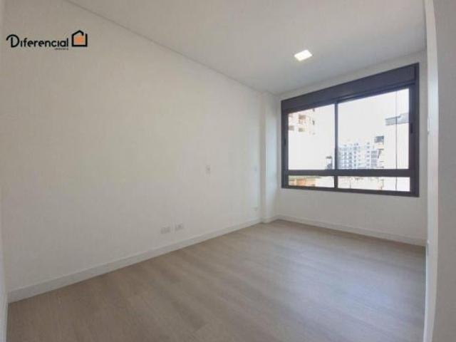 Apartamento à Venda no Água Verde com 3 Quartos, 1 Suíte e 2 Vagas de Garagem Por R$ 1.528.650,00