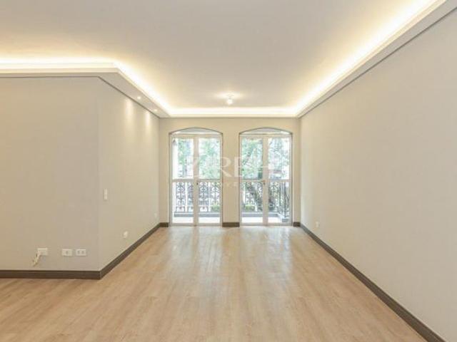 APARTAMENTO À VENDA NO ÁGUA VERDE COM 3 QUARTOS E 1 VAGA PRÓXIMO AO CLUBE CURITIBANO