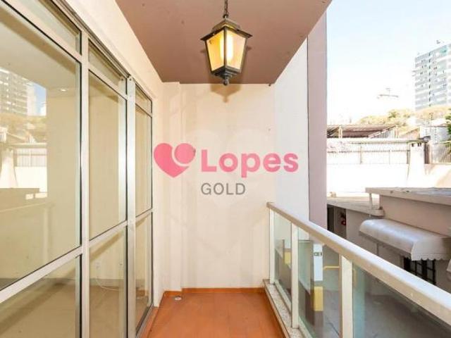 Apartamento à Venda no Água Verde, Curitiba — 3 Quartos, 1 Suíte, Sacada