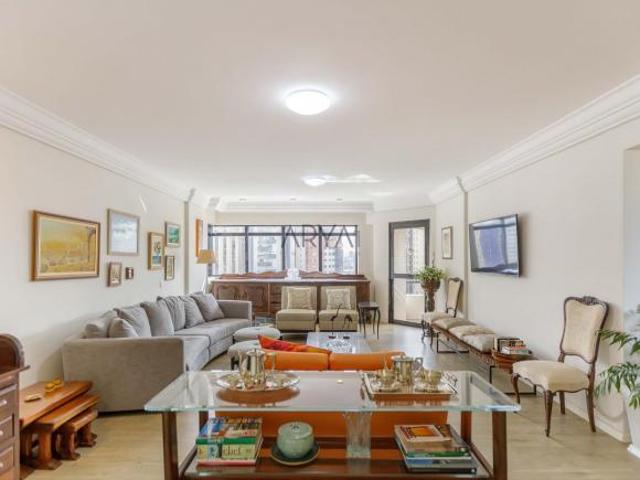 Apartamento à venda no Água Verde ARYA1