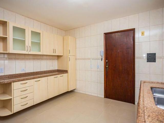 Apartamento à Venda no Ahú | 90m² Privativos | 3 Quartos 1 Suíte
