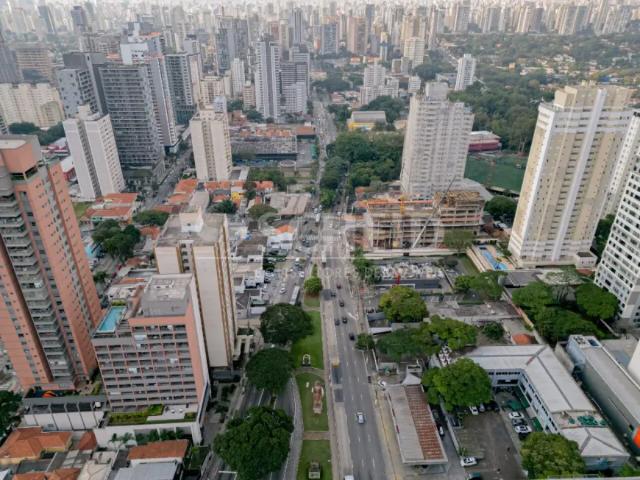 Apartamento á Venda no Alto da Boa Vista com 208m², 3 quartos sendo 3 suítes, 4 vagas