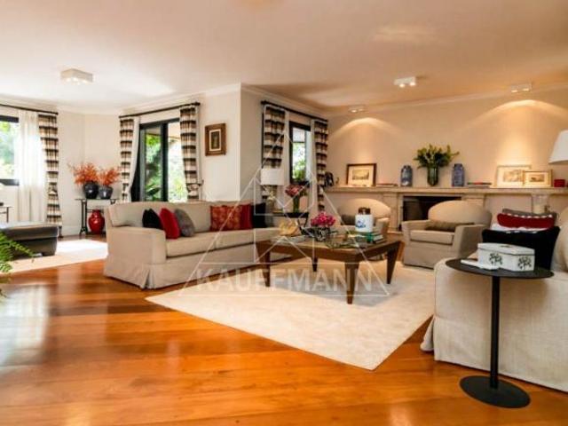 Apartamento à Venda no Alto de Pinheiros com 4 Suítes, 5 Vagas, e 311m² A.U