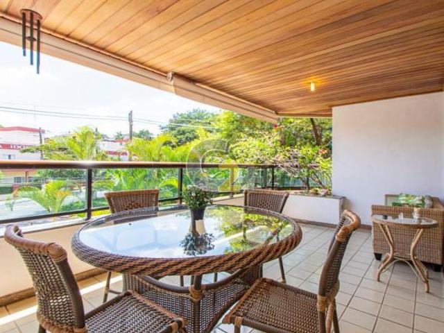 Apartamento à venda no Alto de Pinheiros com 3 quartos, 3 suítes e 3 vagas