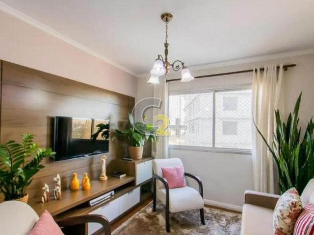Apartamento a venda no Alto de Pinheiros com 3 quartos, sendo 1 suite e 2 vagas