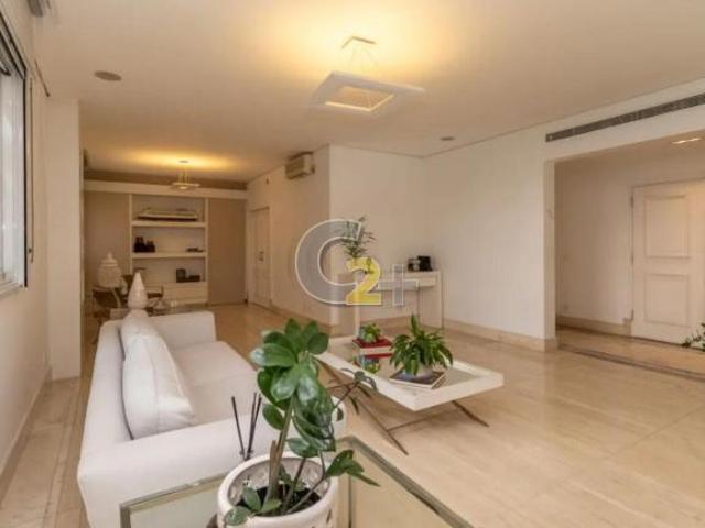 Apartamento à venda no Alto de Pinheiros com 3 suítes e 5 vagas