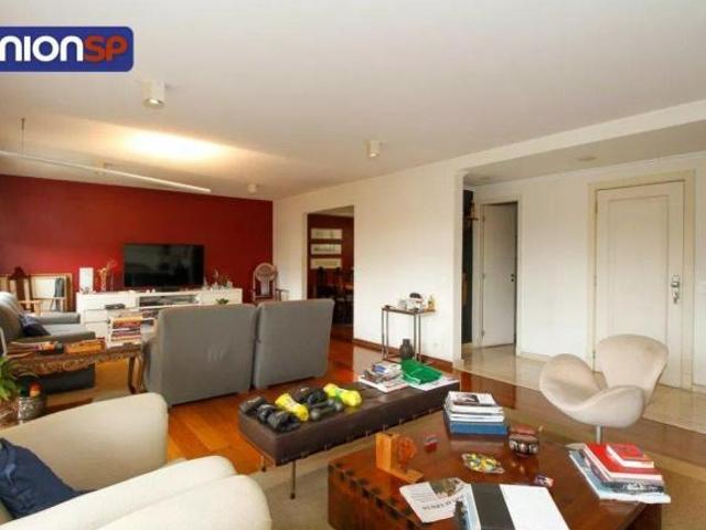 Apartamento à venda no Alto de Pinheiros, SP