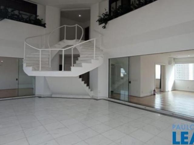 Apartamento à venda no Alto de Pinheiros