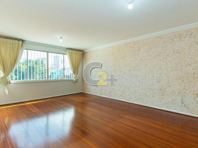 Apartamento à venda no Alto de Pinheiros, 3 quartos, 1 suíte e 2 vagas de garagem