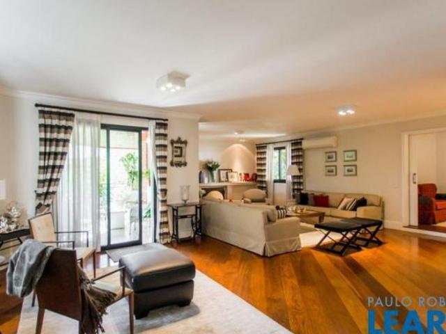 Apartamento à venda no Alto de Pinheiros