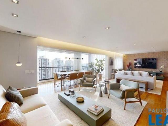 Apartamento à venda no Alto de Pinheiros