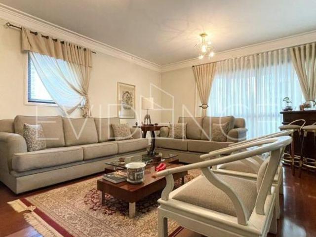 Apartamento à venda no Anália Franco 227 m²