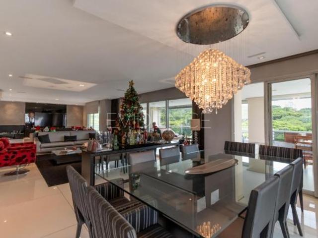 Apartamento à venda no Anália Franco em frente ao parque ceret venha conhecer ! ! !