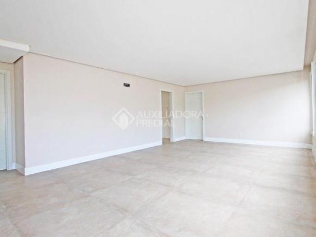 Apartamento à venda no bairro Tristeza com 142 m² de área privativa, 3 quartos e 2 vagas uartos