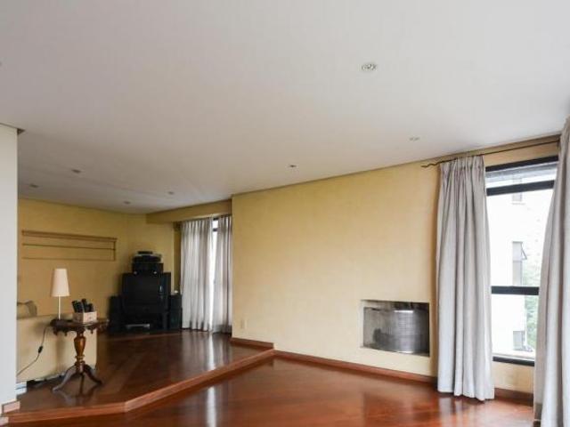 Apartamento à venda no bairro Vila Suzana em São Paulo/SP