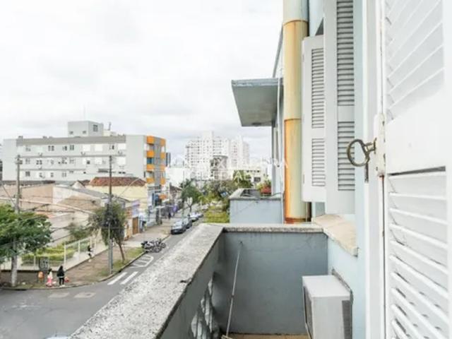 Apartamento à venda no bairro Azenha com 79m² e 2 dormitórios/quartos
