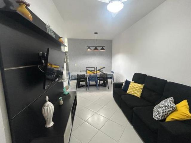 Apartamento à venda no bairro Barra da Lagoa com 2 dormitórios send o1 suíte,sala,cozinha e banheiro