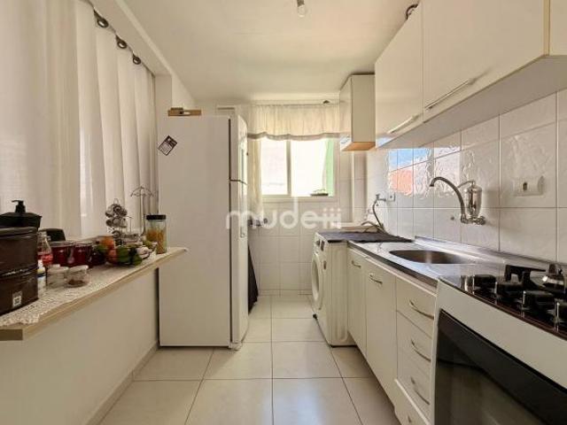 Apartamento à venda no bairro Boneca do Iguaçu São José dos Pinhais/PR