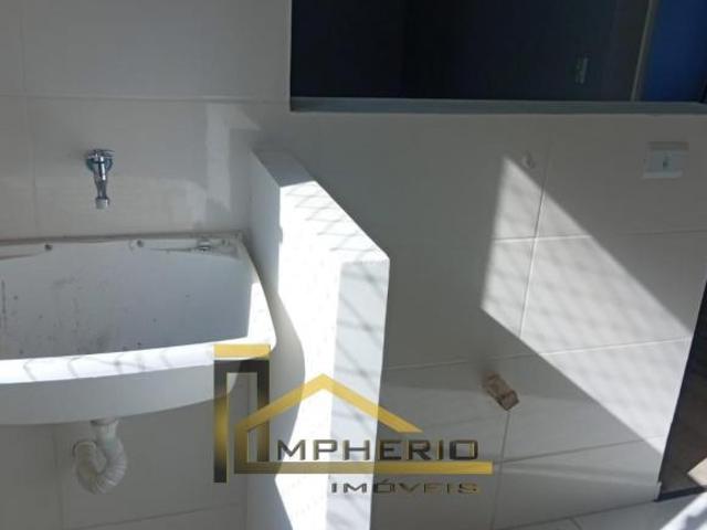 Apartamento à venda no bairro Bonfim em Almirante Tamandaré PR: 2 quartos, sala, banheiro, garagem e