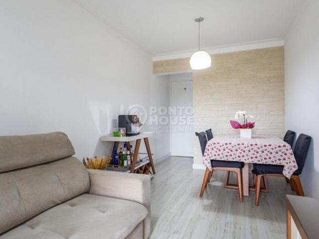 Apartamento à venda no bairro Bosque da Saúde de 2 dormitórios e 1 vaga