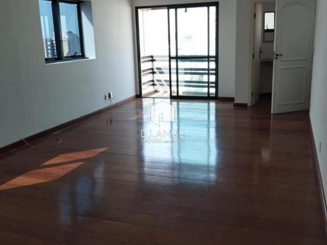 Apartamento à Venda no bairro Cambuí em Campinas