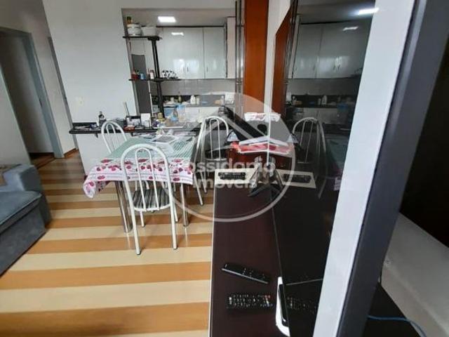 Apartamento à venda no bairro Centro Campo Mourão/PR