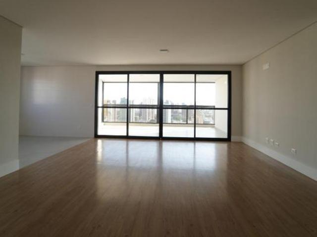 Apartamento à venda no bairro Centro em Cascavel/PR