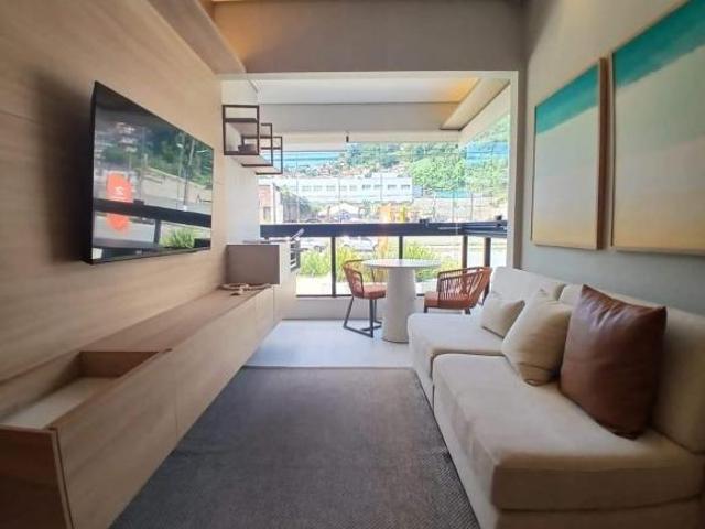 Apartamento à venda, no bairro Centro em Santos