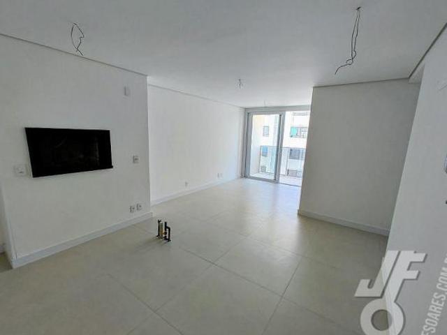 Apartamento à venda no bairro Centro em Pelotas/RS
