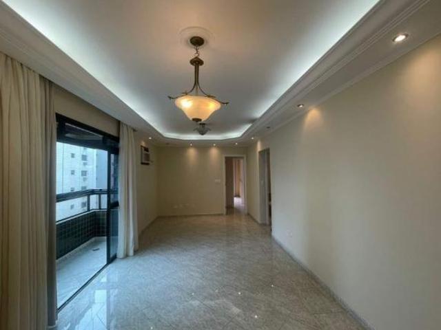 Apartamento à venda no bairro da Aparecida a meia quadra da praia!